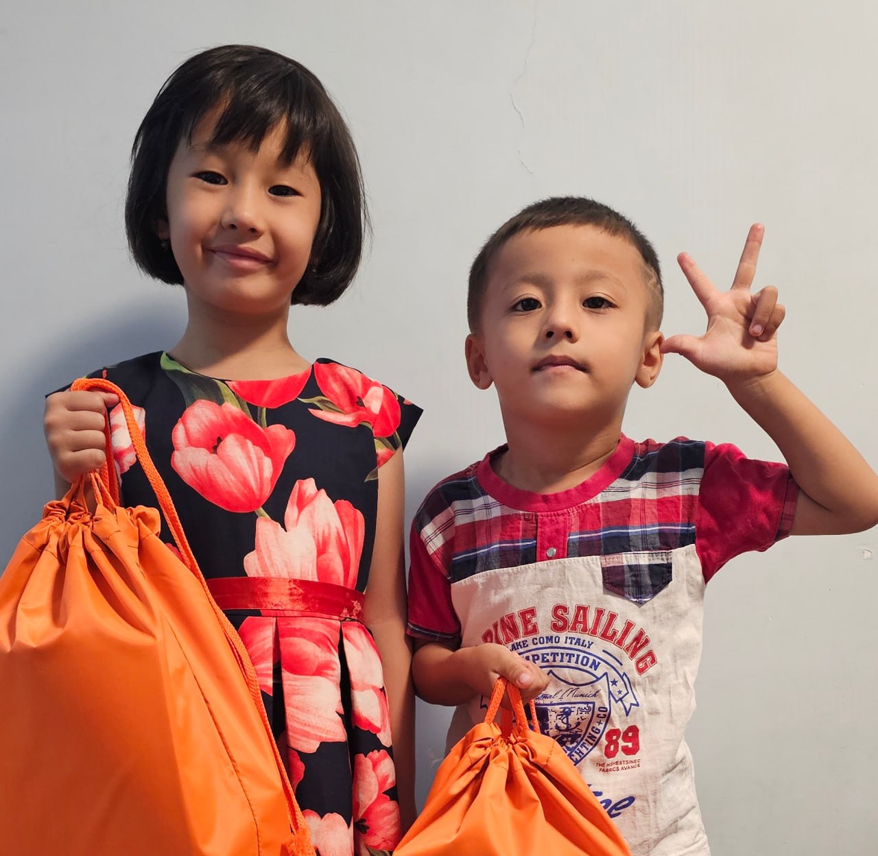 “Ona diyor ranglar jilosida” nomli rasmlar ko’rik tanlovi bo’lib o’tdi.